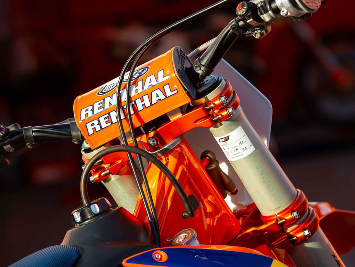 2020 Factory Supercross Bikes Kawasaki KX250F / KTM 450 SX-F ...