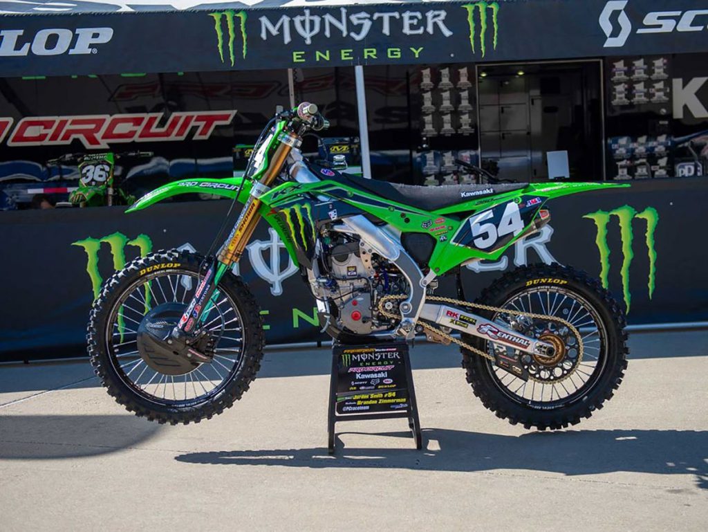 2020 Factory Supercross Bikes Kawasaki KX250F / KTM 450 SX-F ...