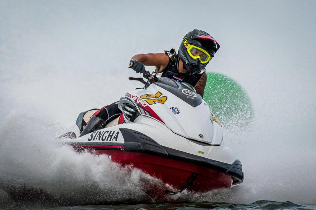 YAMAHA WaveRunner คว้าชัยรุ่นใหญ่เจ้าแห่งความเร็วทางน้ำ - Motocrossmag ...