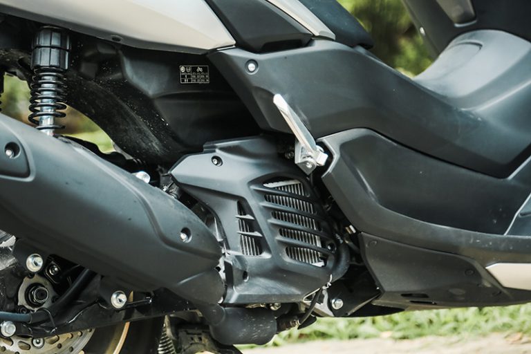 รีวิว New Yamaha NMAX Connected รู้ครบ จบแบบ “เต็มทริป” - Motocrossmag ...