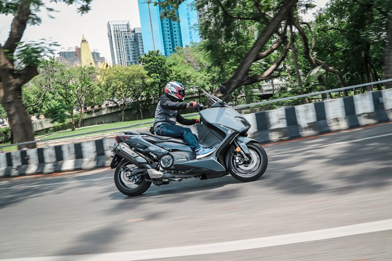 เจาะ 6 ประเด็น รีวิว Yamaha TMAX 650 Tech Maxสุดจริง? สมเป็นตัวจบ ...