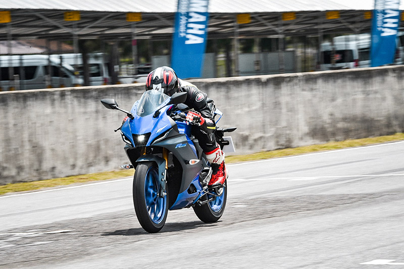 รีวิว All New Yamaha “R15” Connected R15M Connected ABS