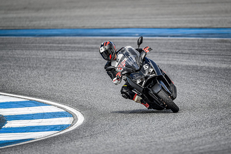 4 เรื่องใหญ่!! “New Yamaha Xmax Connected”