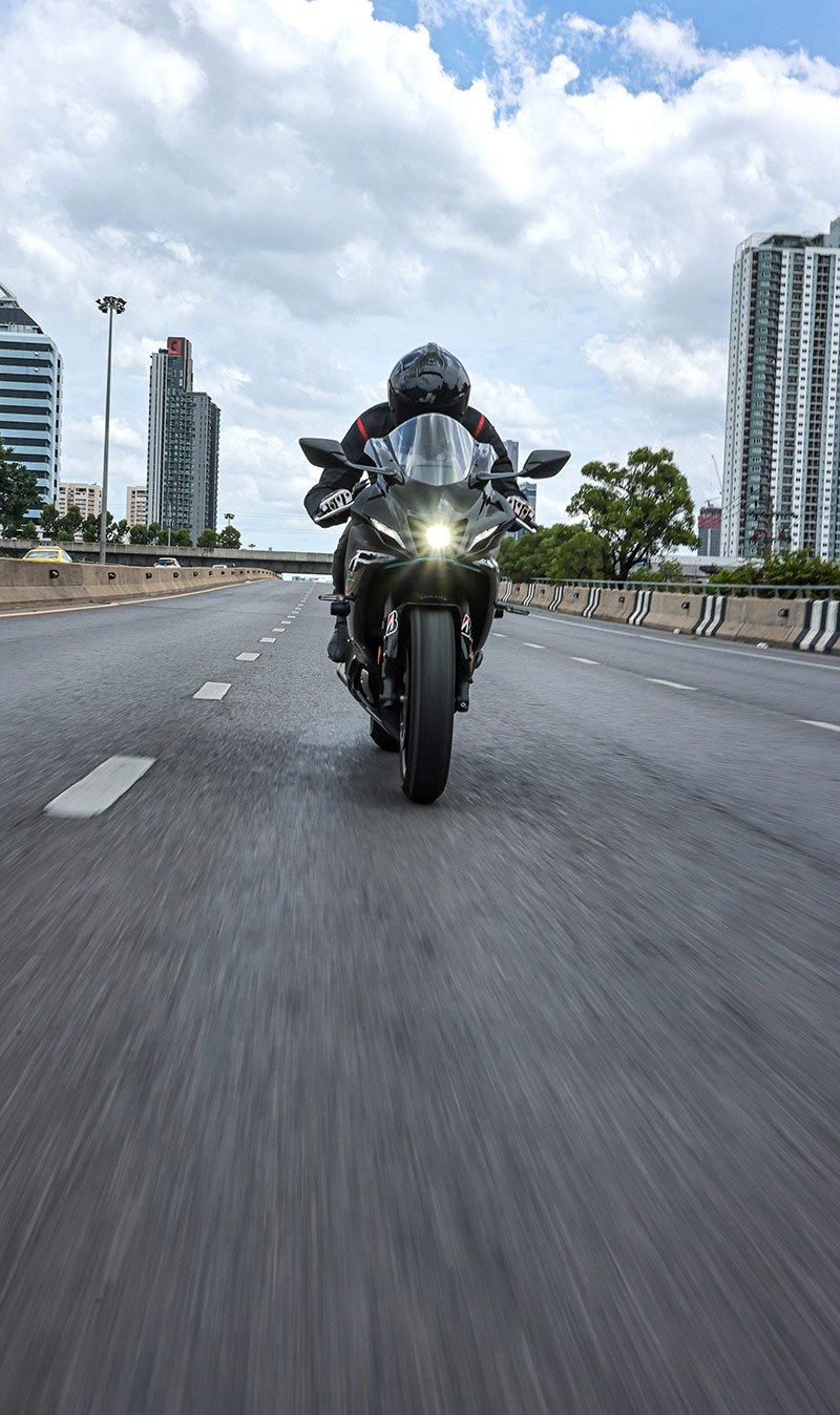 ทดสอบ On-Road Yamaha R7 ซิ่งขนาดนี้ ขี่ถนนจริงเป็นไง?